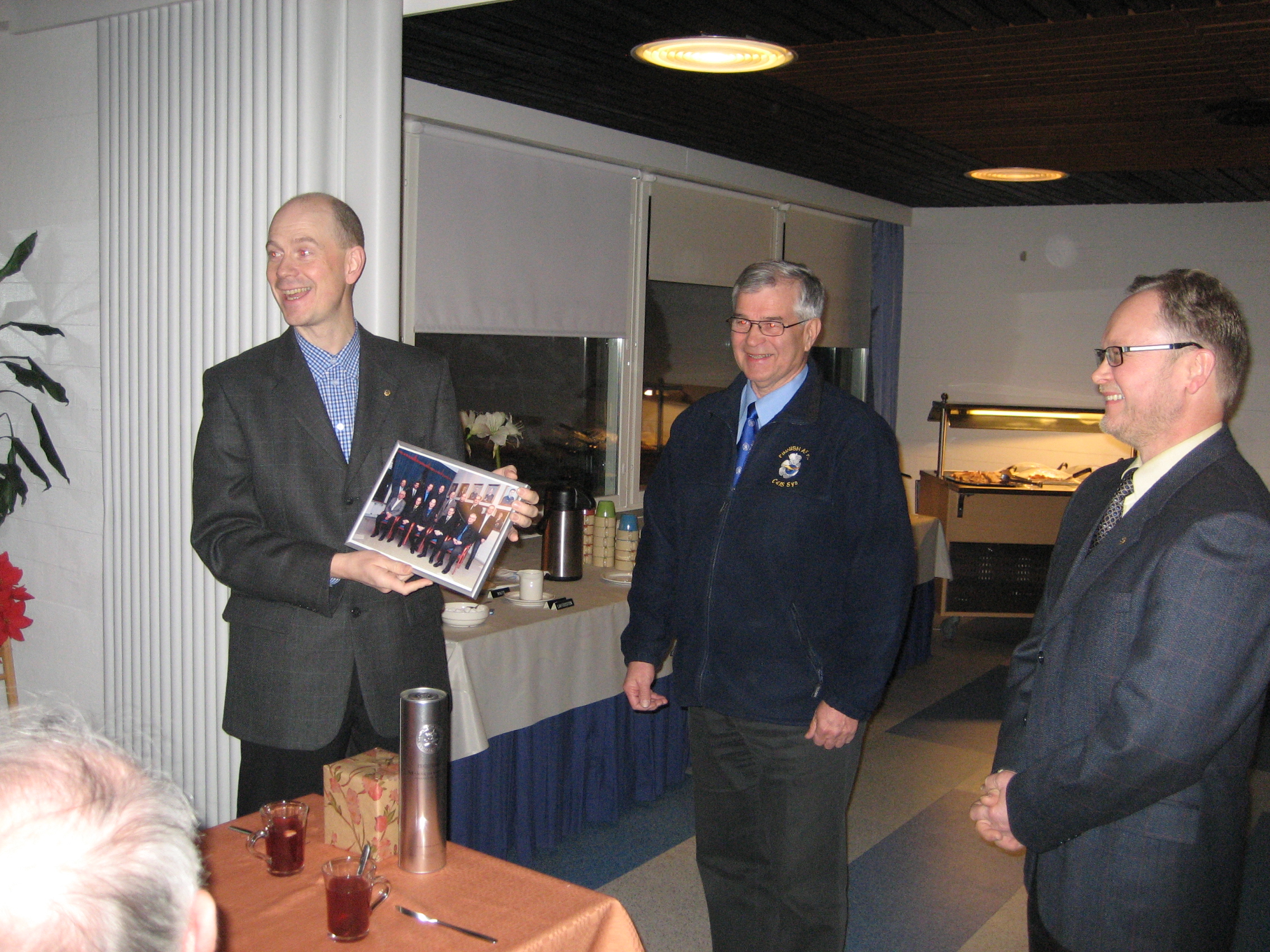 Timo Salo luovutti nuijan - Keski-Suomen Reservipiirit